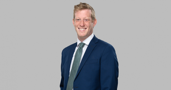 Biography | Gray Louis